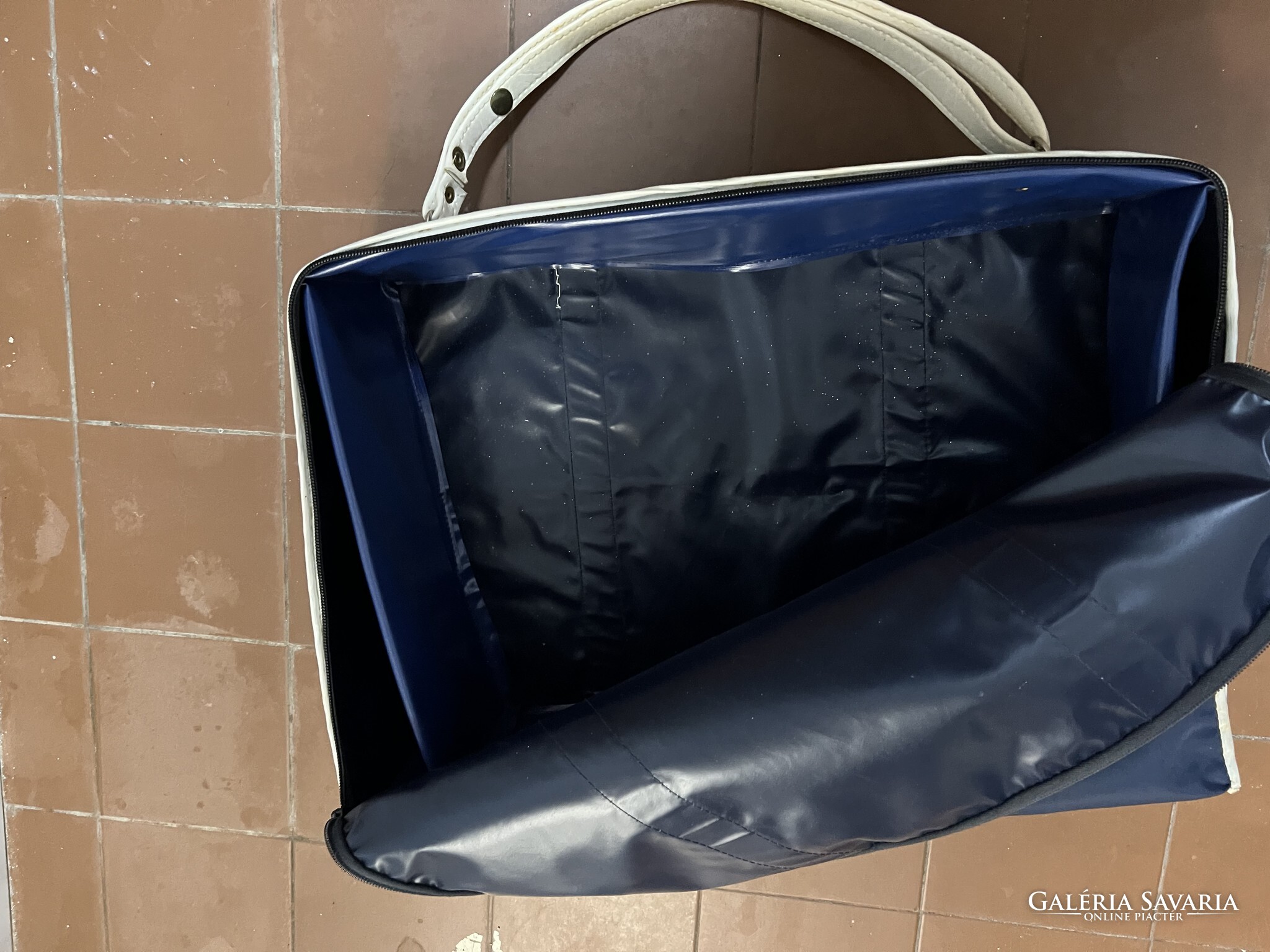 Magyar Autóklub retró táska - Gardrób | Galéria Savaria online piactér ...