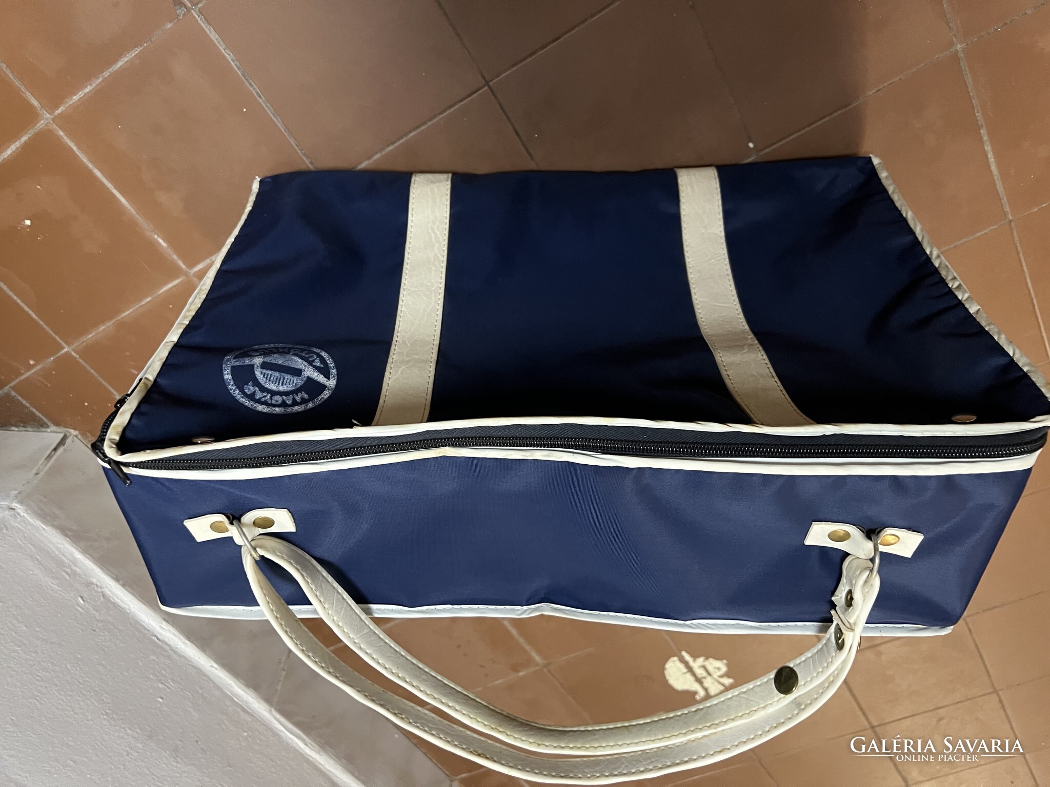 Magyar Autóklub retró táska - Gardrób | Galéria Savaria online piactér ...