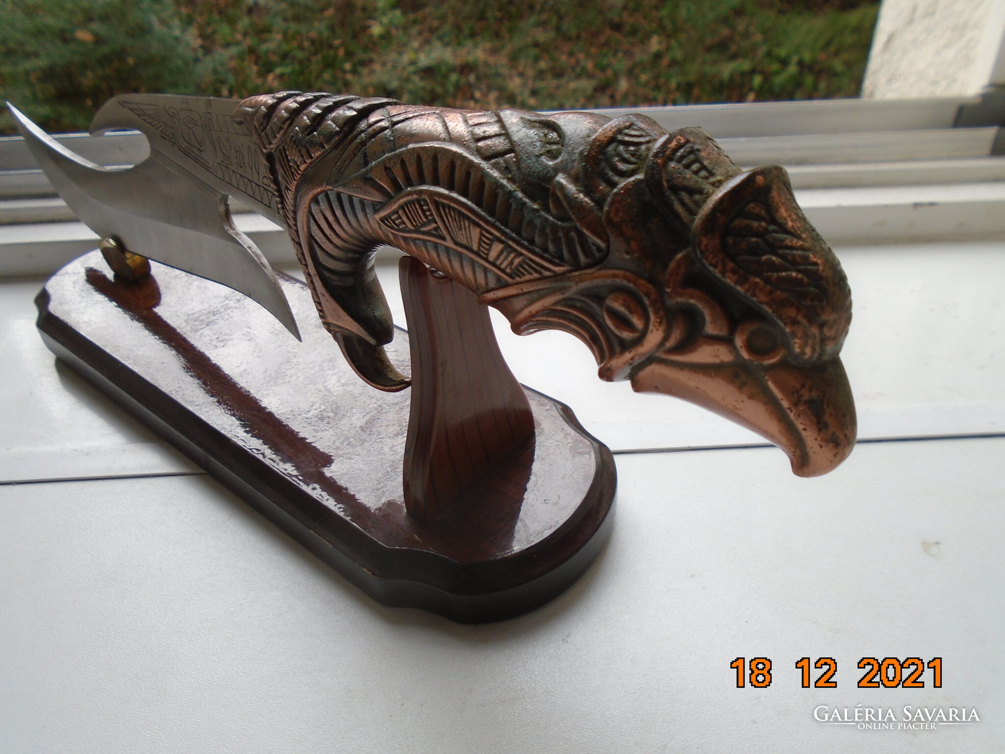 Fantasy dagger with stand, spectacular figural stylized eagle handle ...