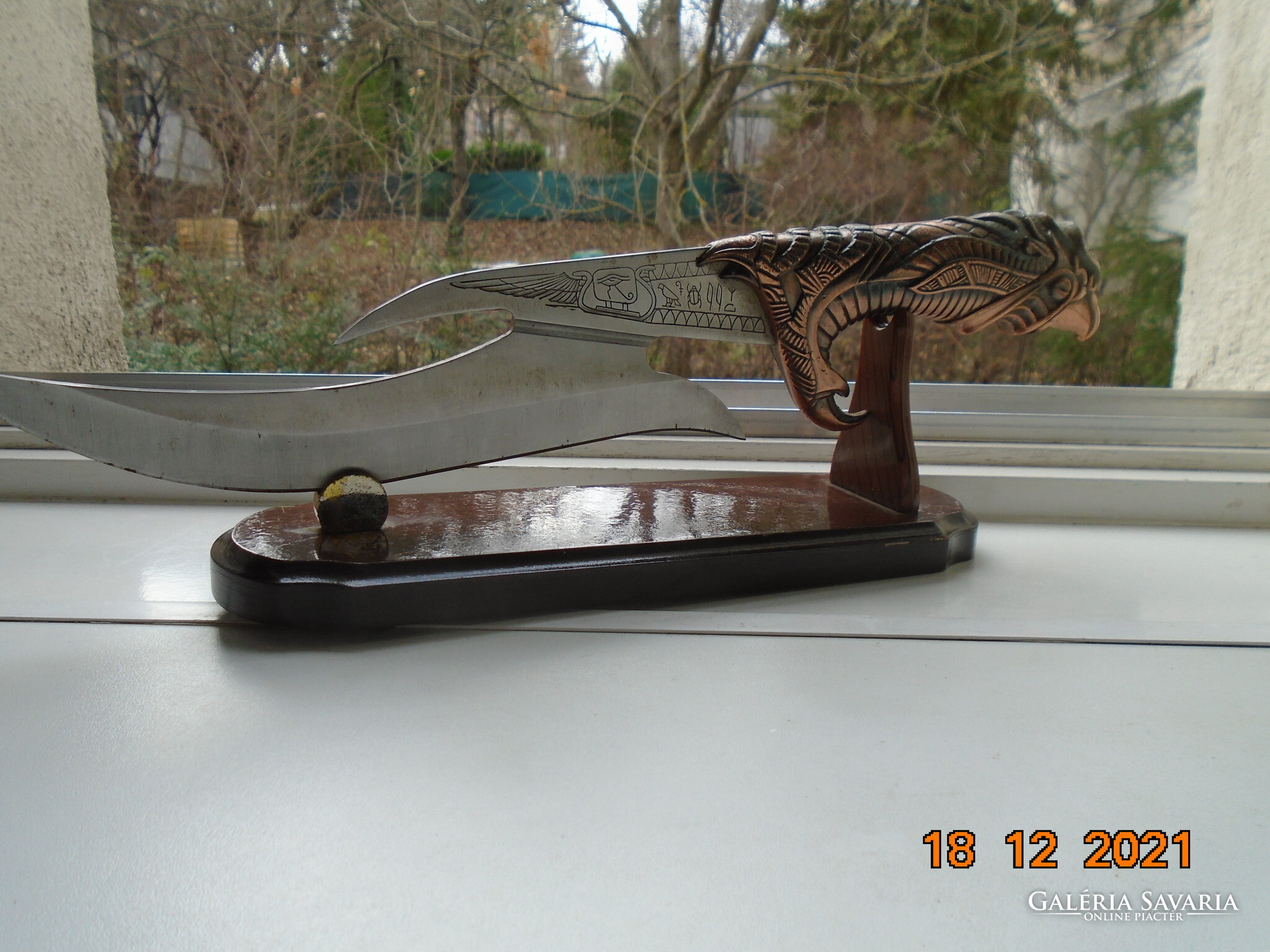 Fantasy dagger with stand, spectacular figural stylized eagle handle ...