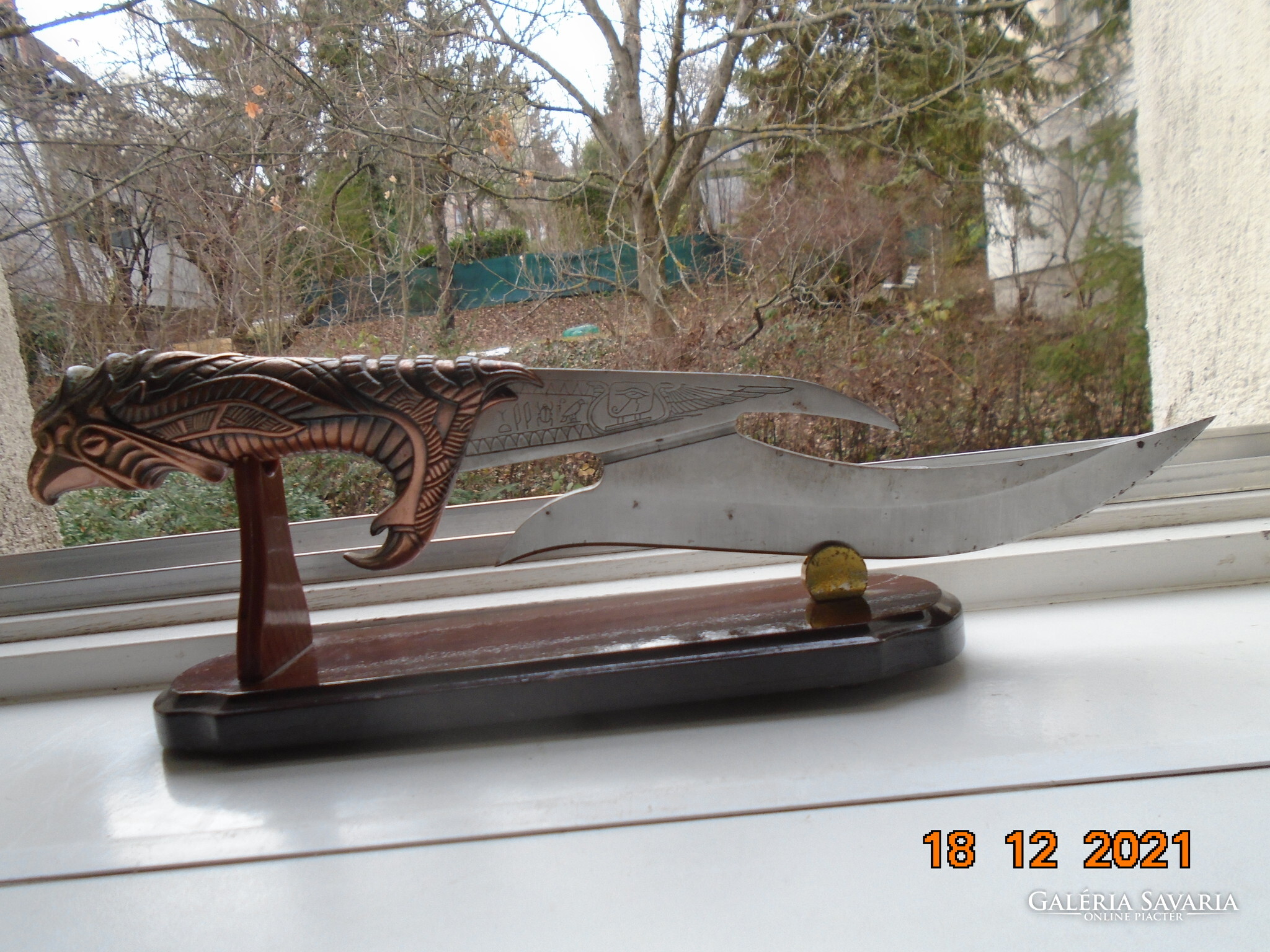 Fantasy dagger with stand, spectacular figural stylized eagle handle ...