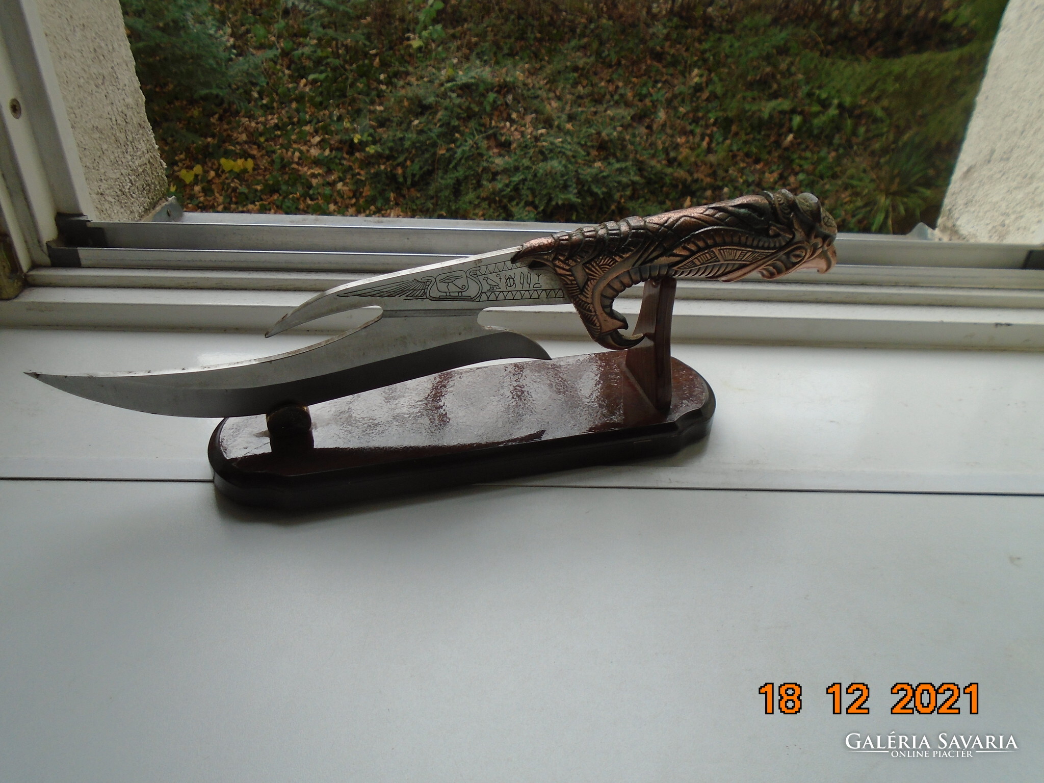 Fantasy dagger with stand, spectacular figural stylized eagle handle ...