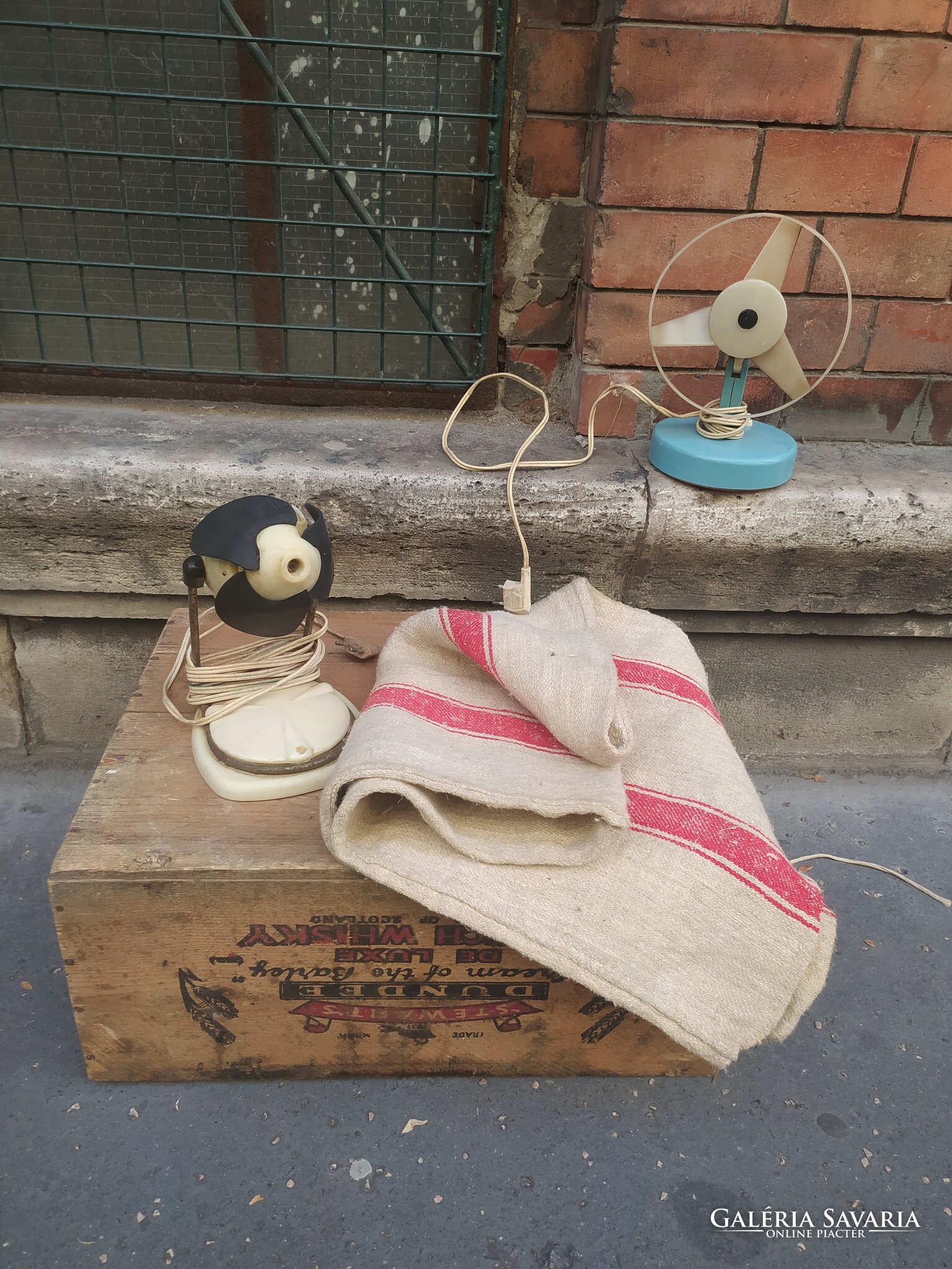 Vintage Chotch whisky faláda - Bútor | Galéria Savaria online piactér ...