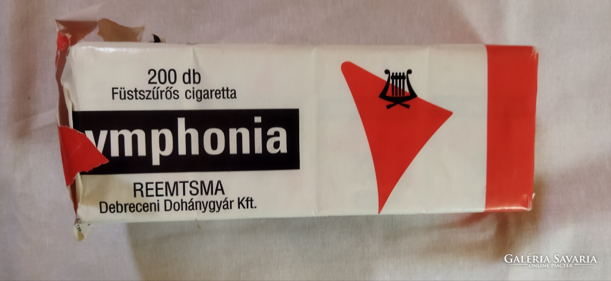 Kb.20 éves Symphonia cigaretta 8 darab - Gyűjtemény | Galéria Savaria ...