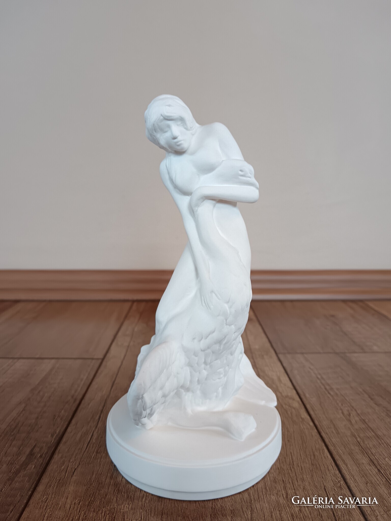 Melocco Miklós Léda hattyúval porcelán figura - Porcelán | Galéria ...