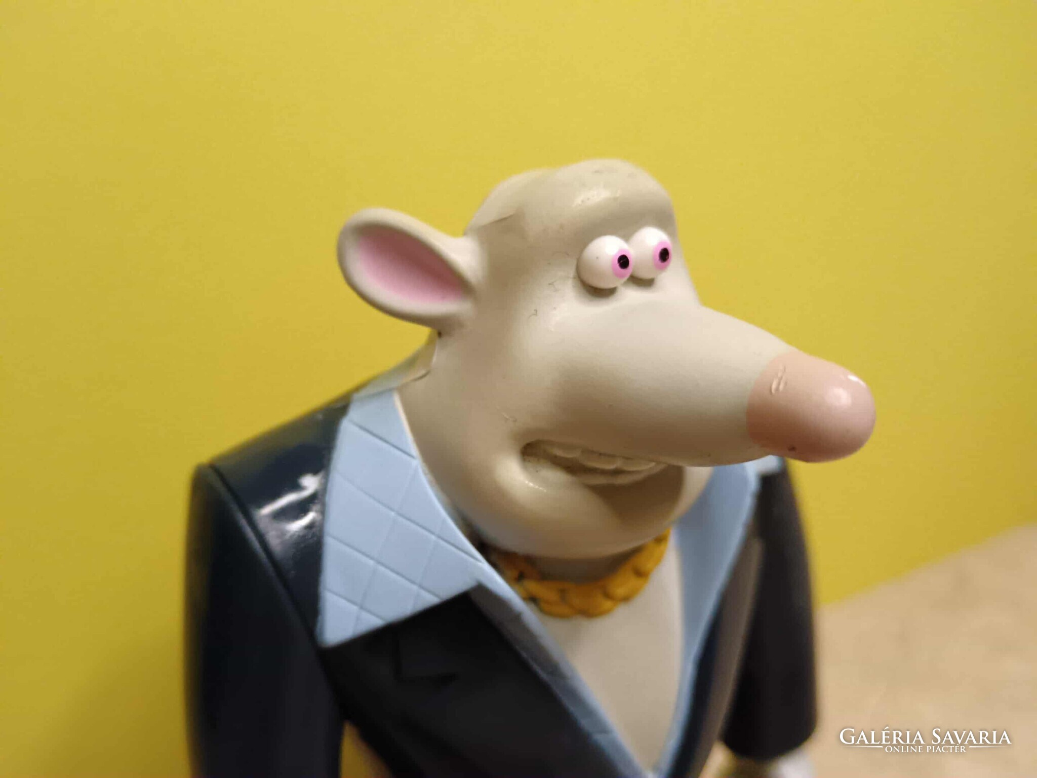 Whitey "Elvitte a víz" animációs film egyik karaktere. McDonald's ...