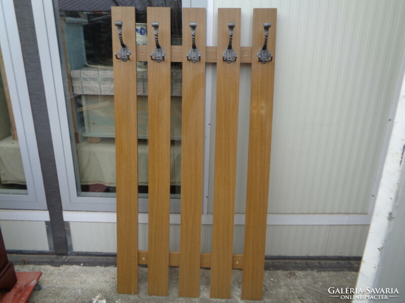 RETRO RUHAFOGAS FALI KABÁT AKASZTÓ VASTAG FA LAPON - Bútor | Galéria ...