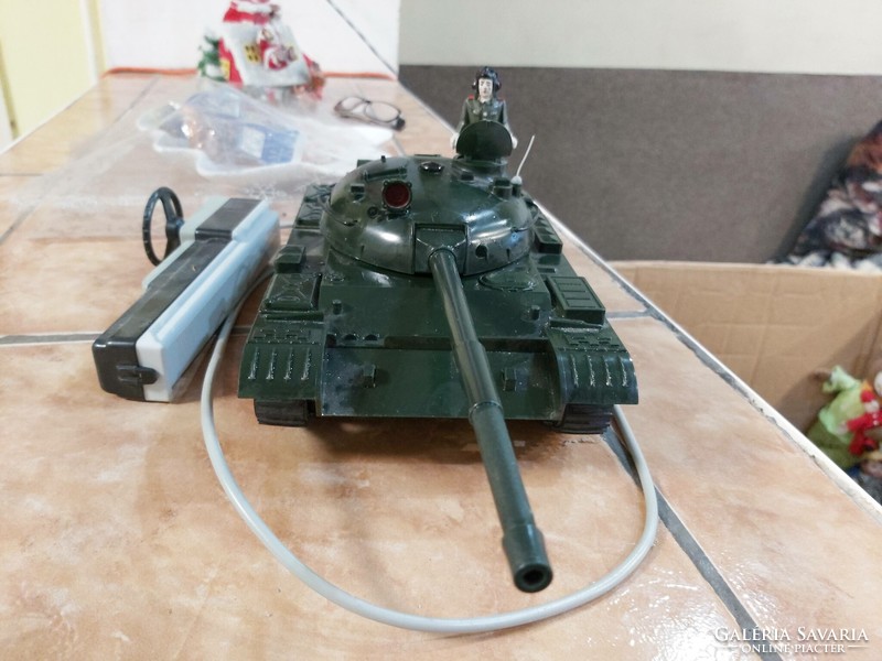 Eladó Tank | Galéria Savaria online piactér - Vásároljon vagy hirdessen ...