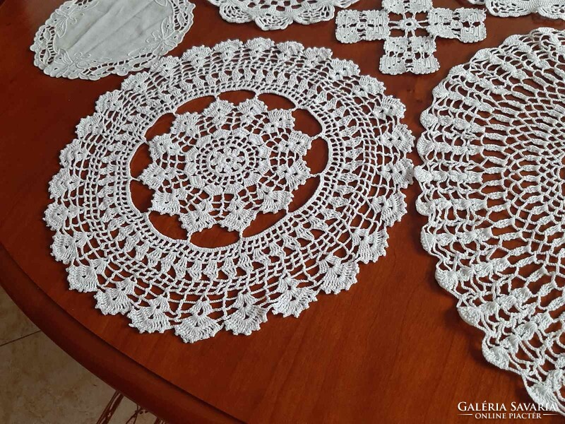 Csipke terítők - horgolt, hímzett - Szőnyeg, Textil | Galéria Savaria ...